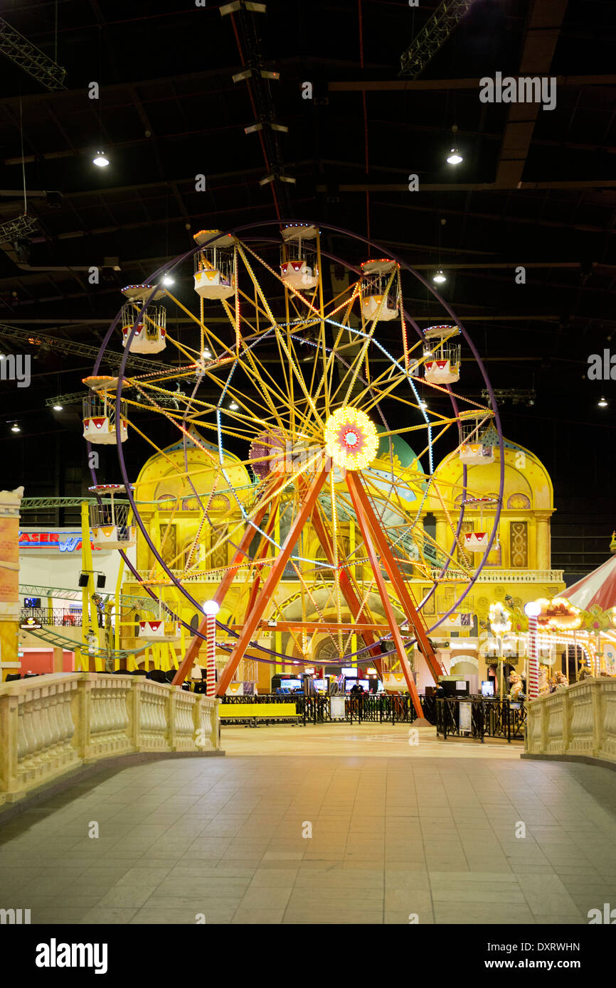 Qatar, Doha, Villaggio shopping mall Stock Photo - Alamy