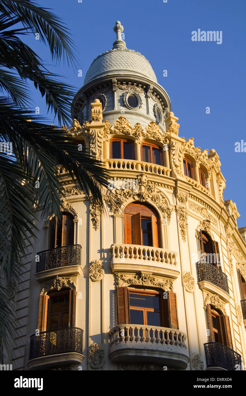 Historical building elaborate architecture hi-res stock photography and ...