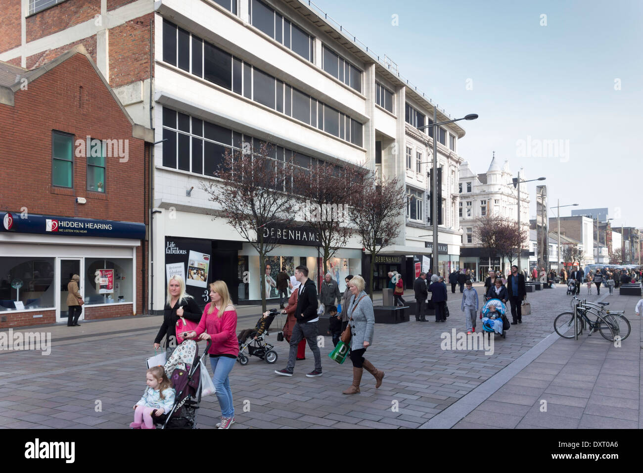 Middlesbrough town centre shopping cleveland hi-res stock photography ...