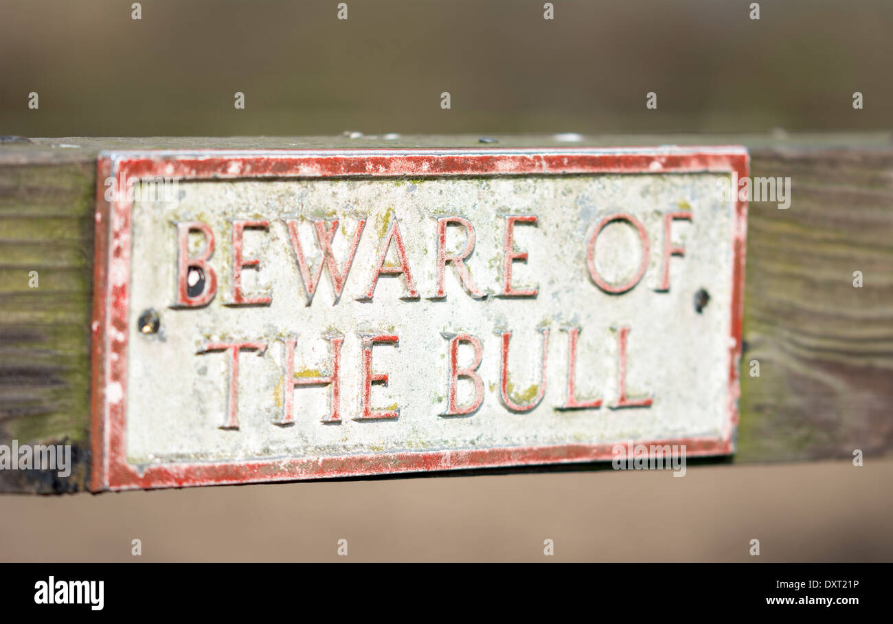Beware bull warning sign hi-res stock photography and images - Alamy