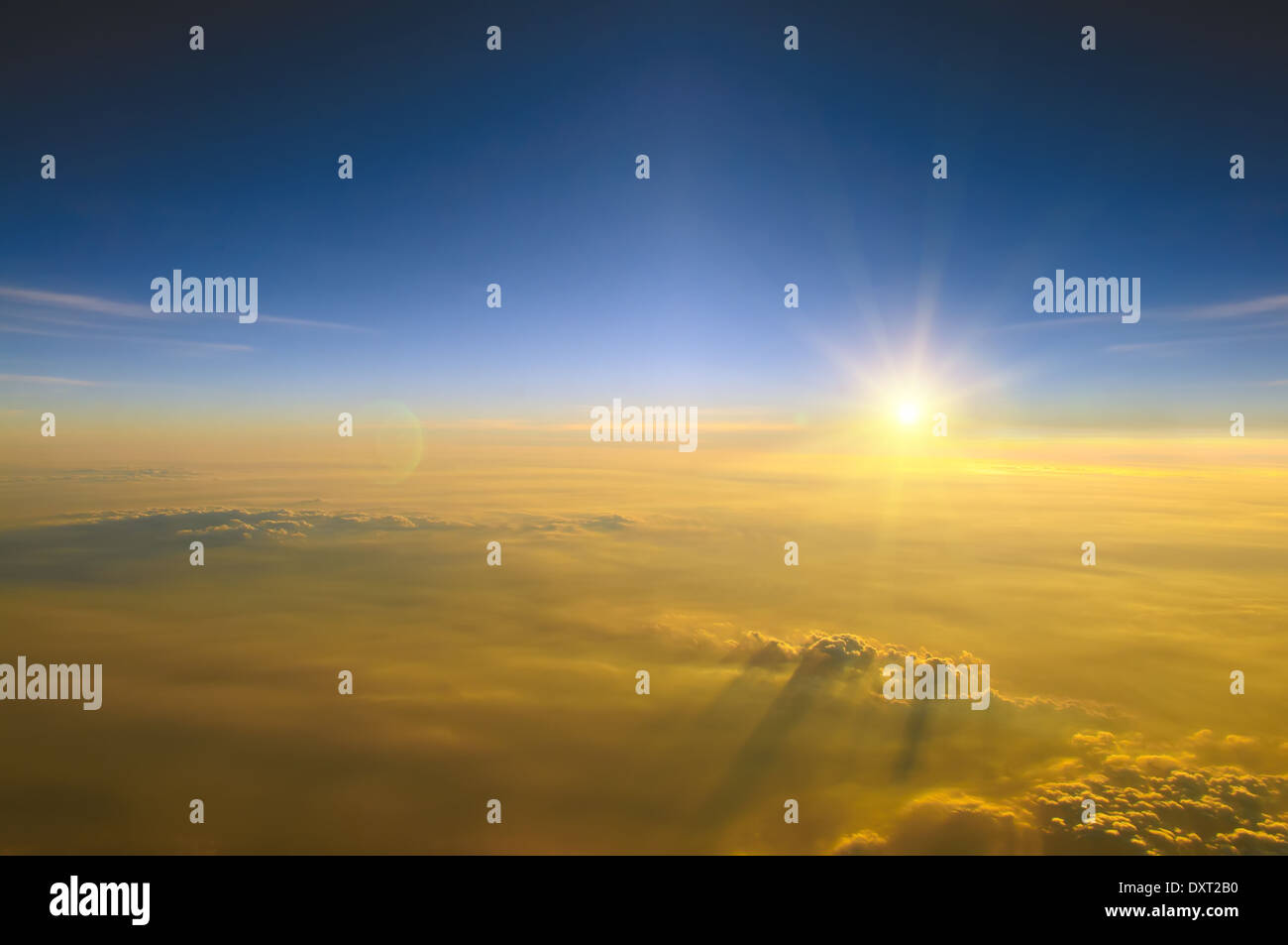 Above the cloud cover hi-res stock photography and images - Alamy
