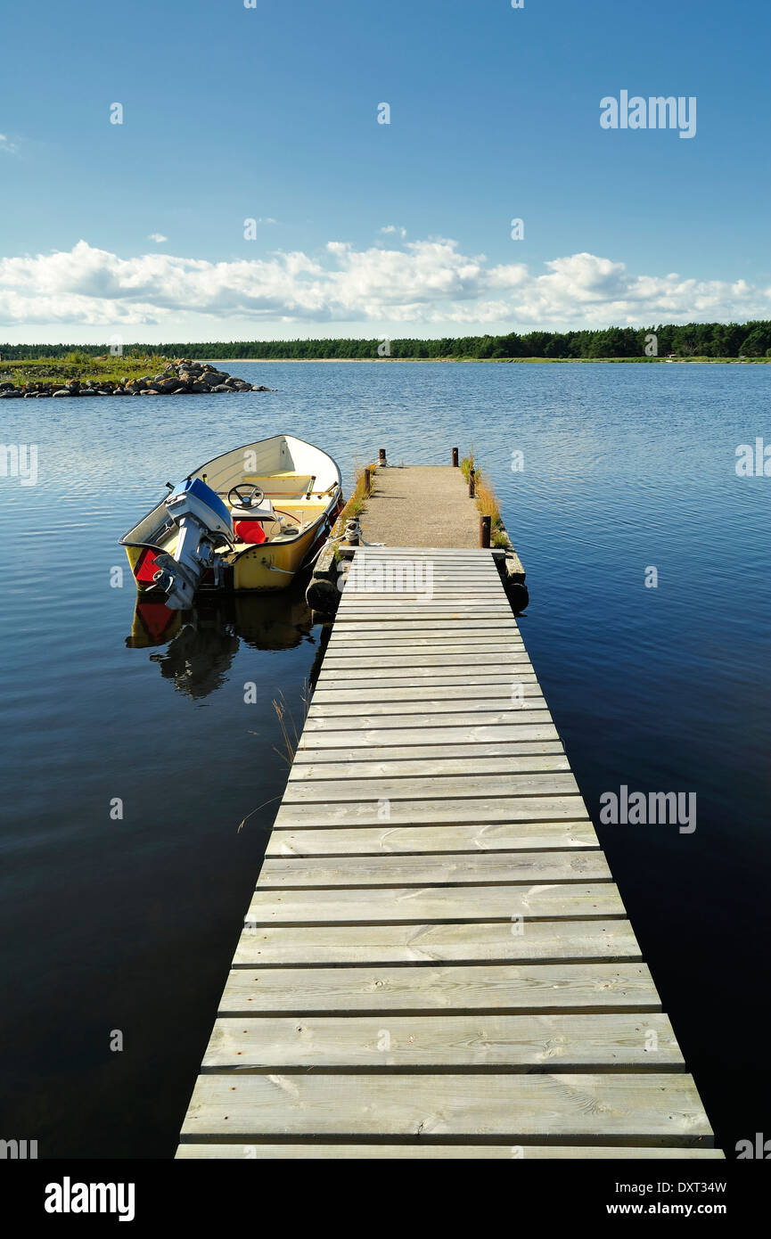 Boat dock scene hi-res stock photography and images - Alamy