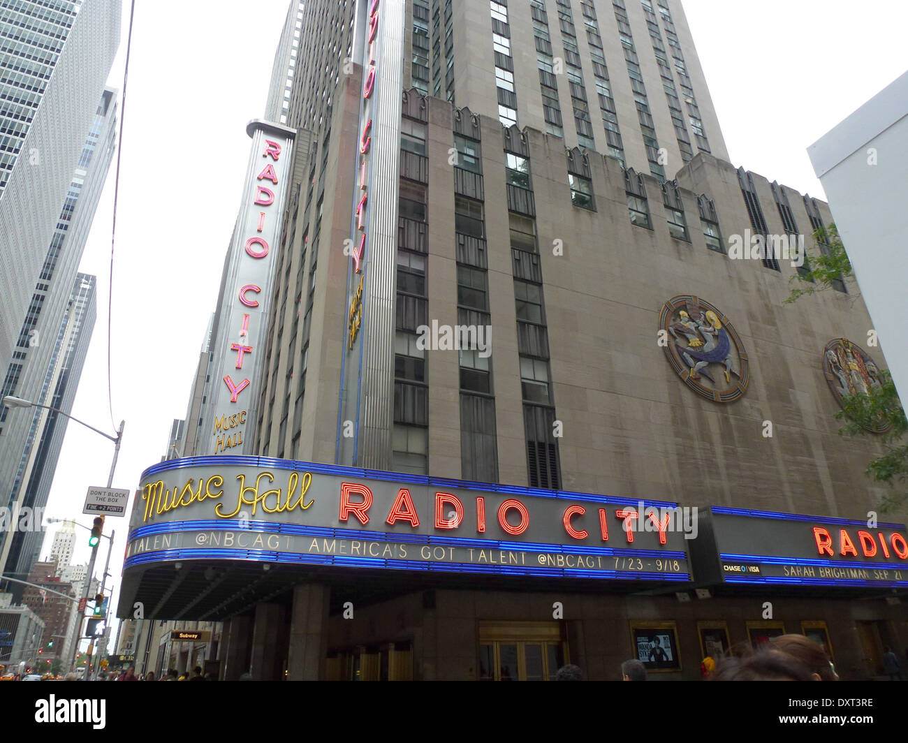 1920s radio shows hi-res stock photography and images - Alamy