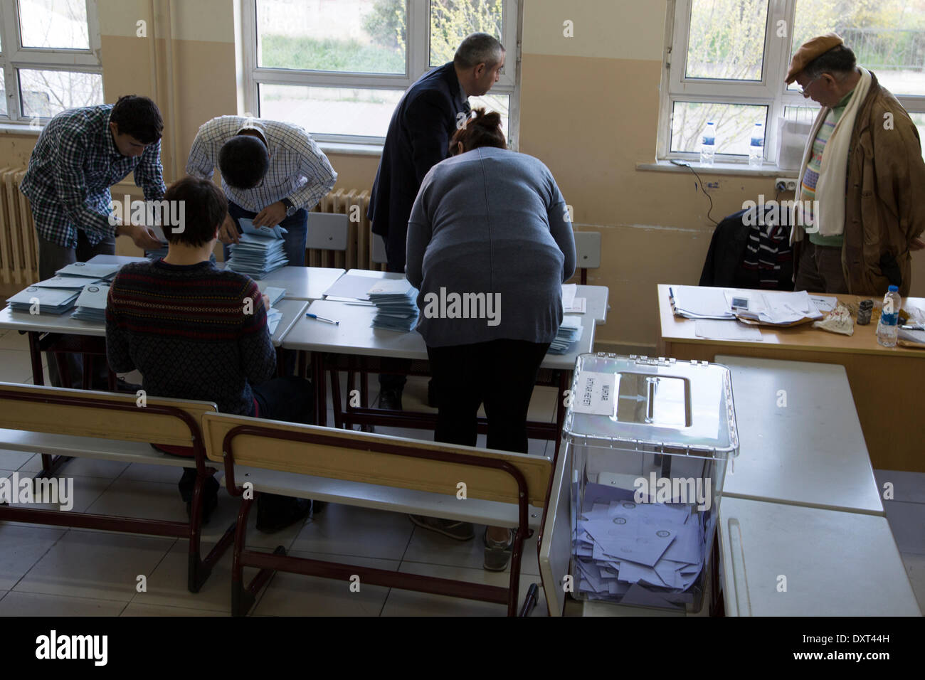 Istanbul, Turkey. 30th Mar, 2014. Votes are counted as Turkish people ...