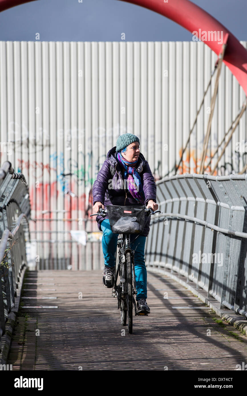 Hackney bridge hi-res stock photography and images - Alamy