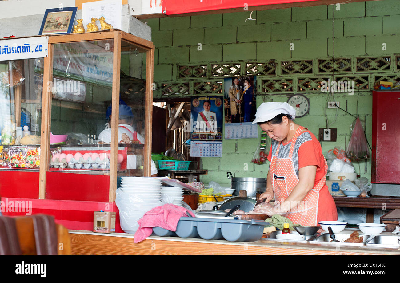 Lady cook hi-res stock photography and images - Alamy