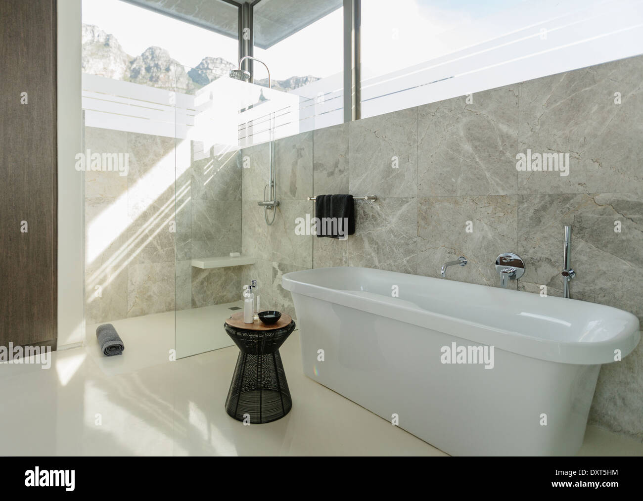 Soaking up sunshine hi-res stock photography and images - Alamy