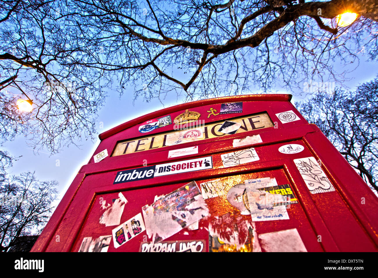 London icon-telephone box Stock Photo - Alamy