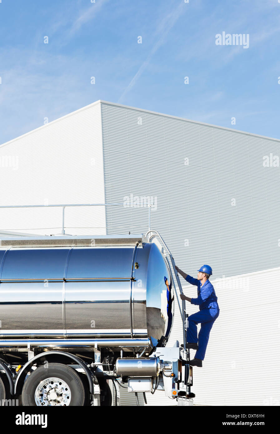 Ladder safety outside hi-res stock photography and images - Alamy