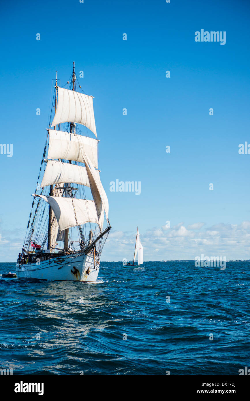 Tall sailing ship soren larsen hi-res stock photography and images - Alamy