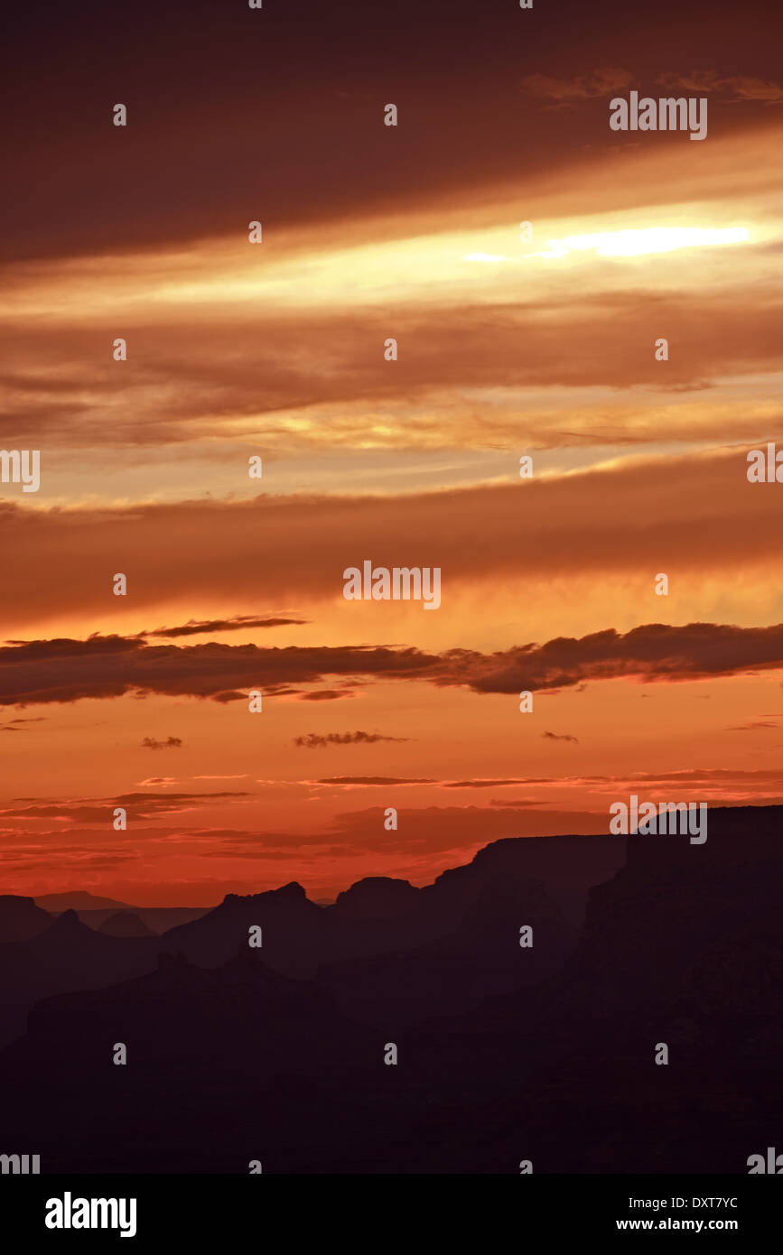 Arizona Horizon Sunset - Arizona Canyons. Beautiful Vertical Sunset ...