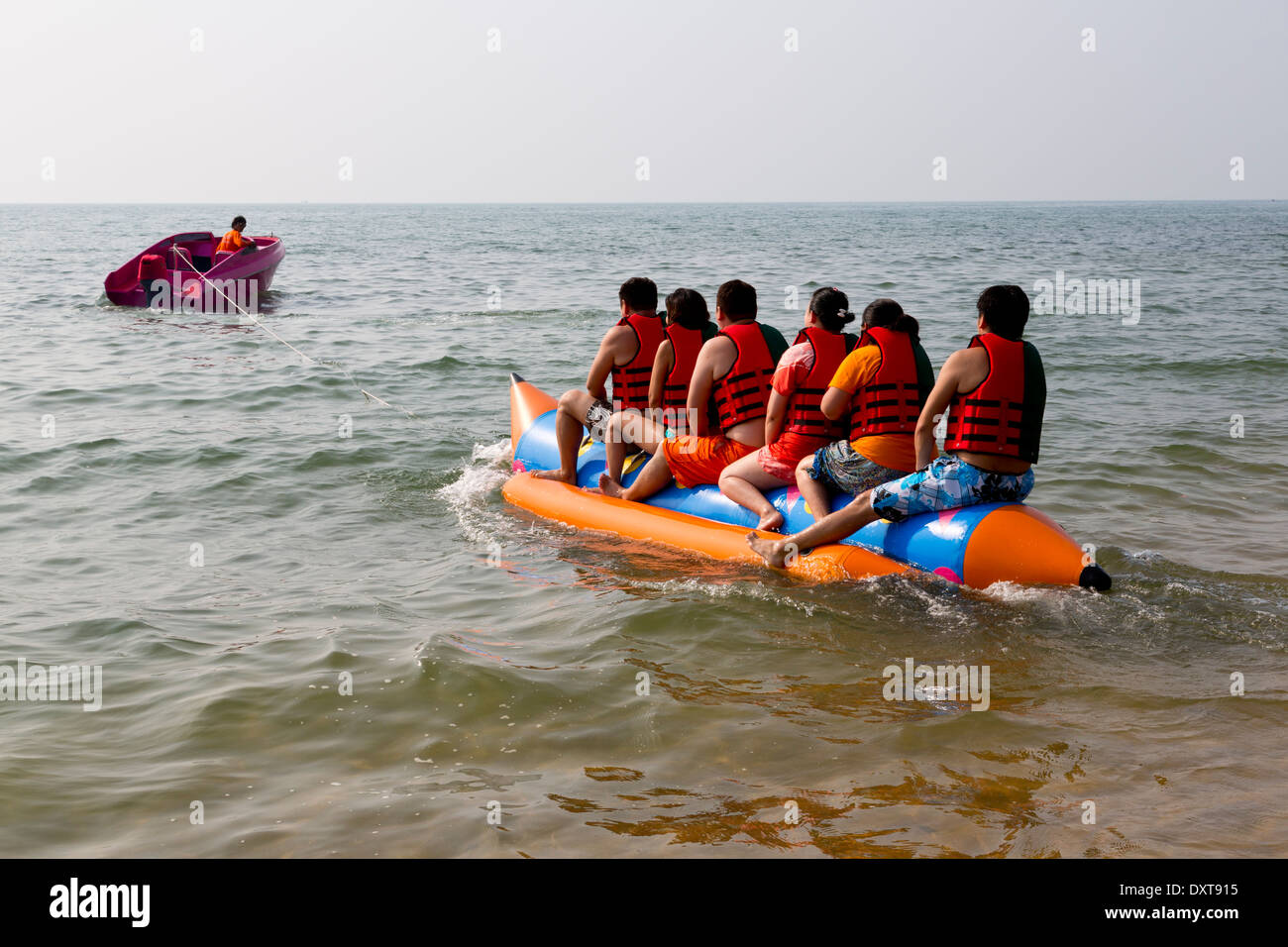 Tour in banana boat hi-res stock photography and images - Alamy