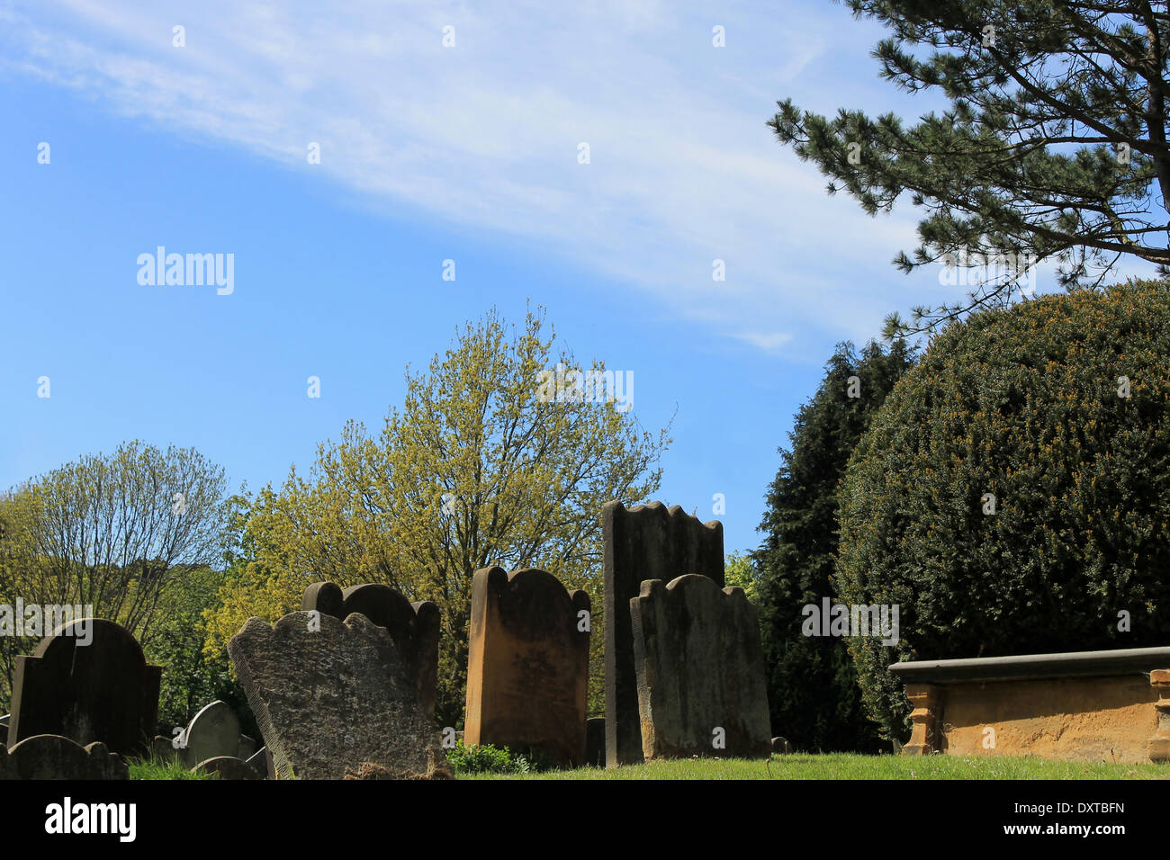 Victorian graveyard hi-res stock photography and images - Alamy