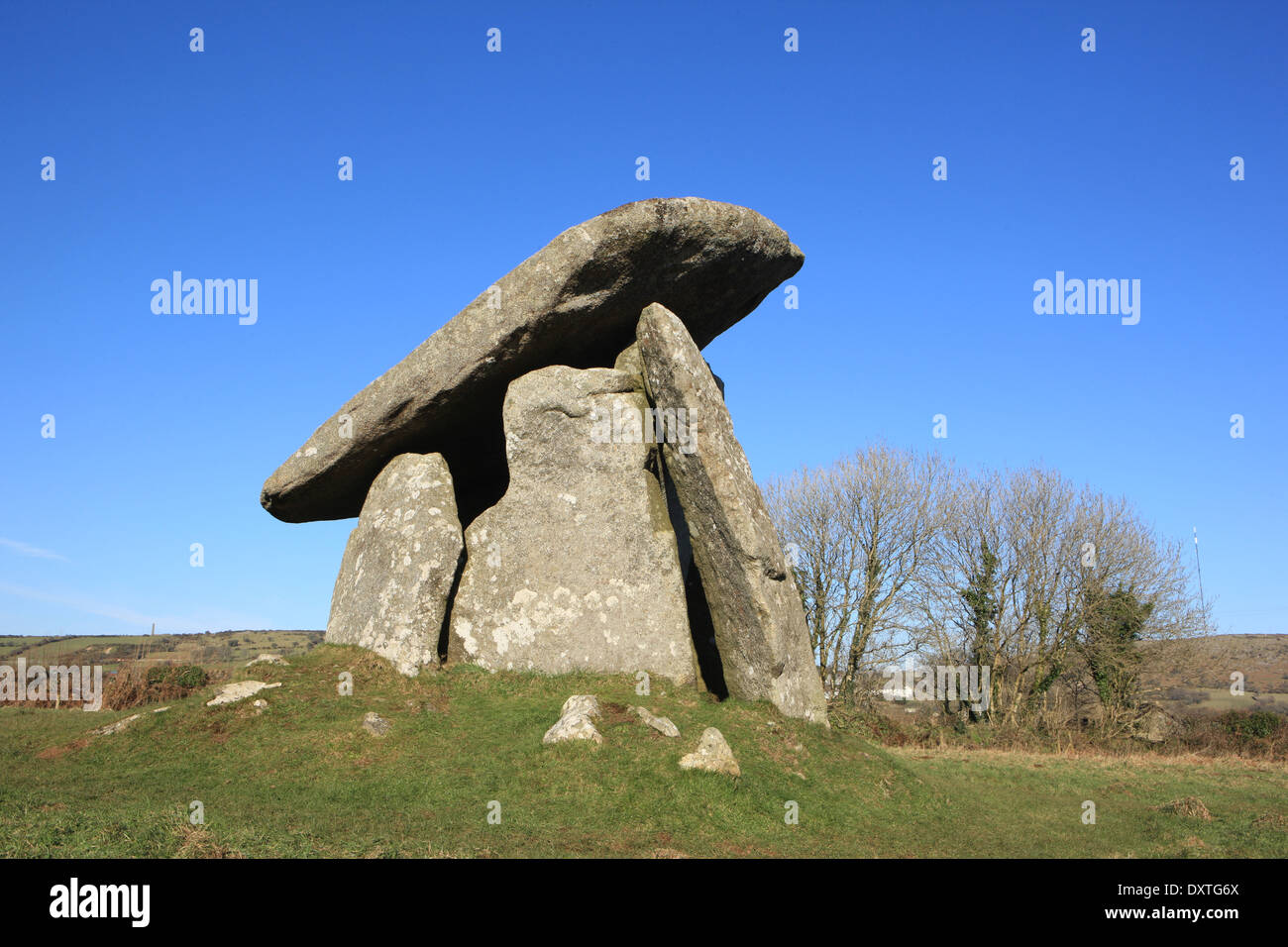 Trethevy Quoit one of the oldest Neolithic chambered tomb and burial ...