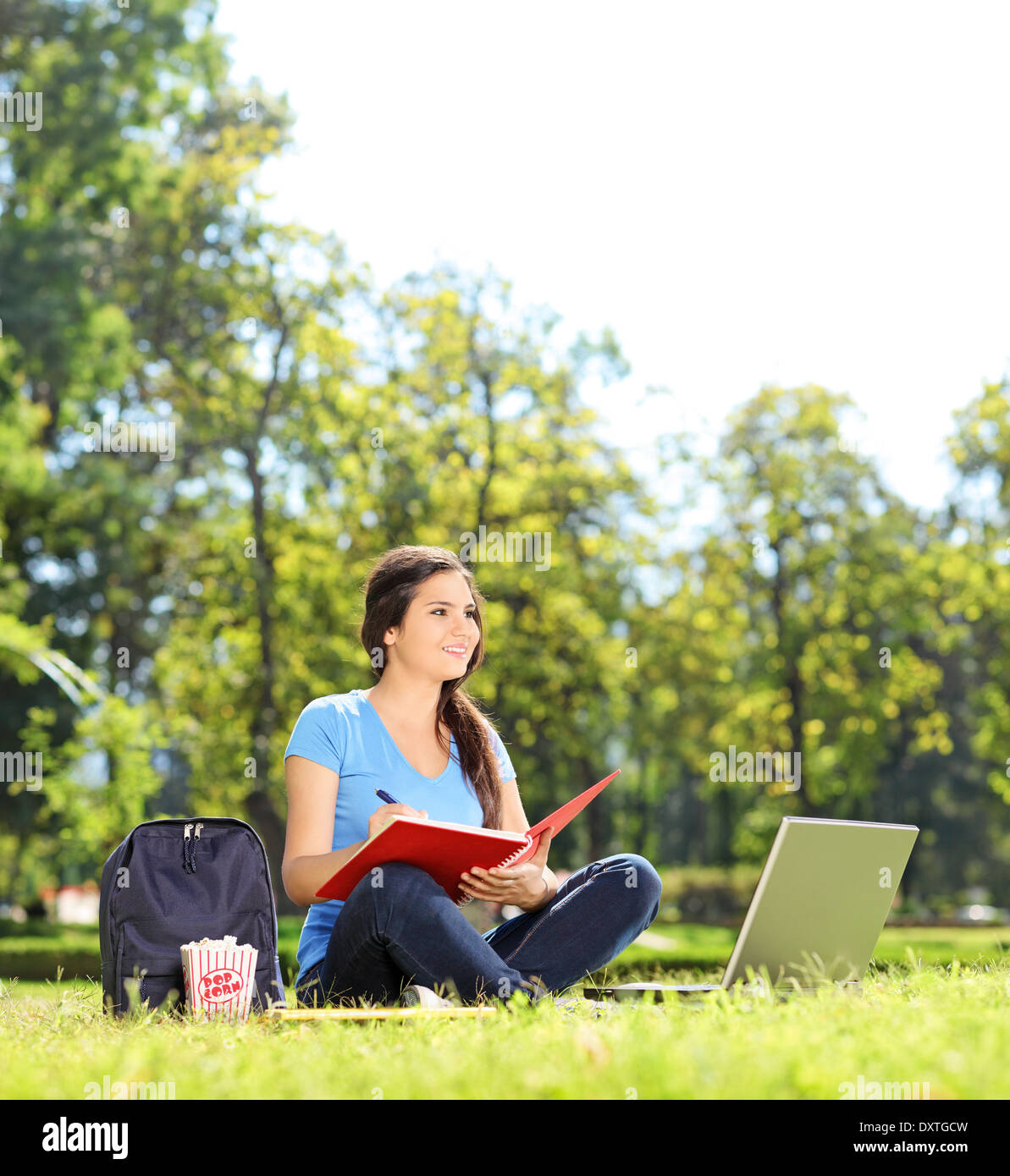 Girl write notebook hi-res stock photography and images - Alamy