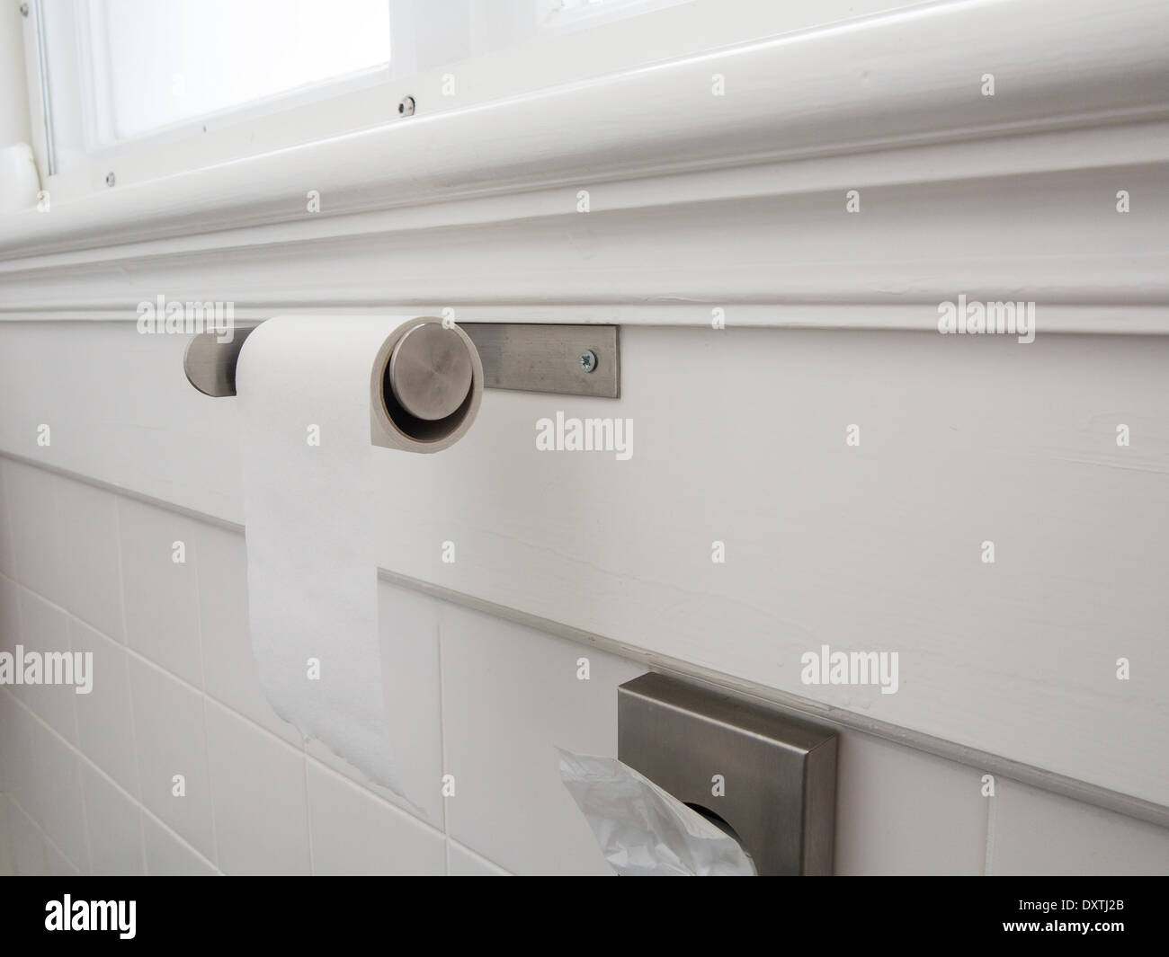 Hanging toilet paper hi-res stock photography and images - Alamy