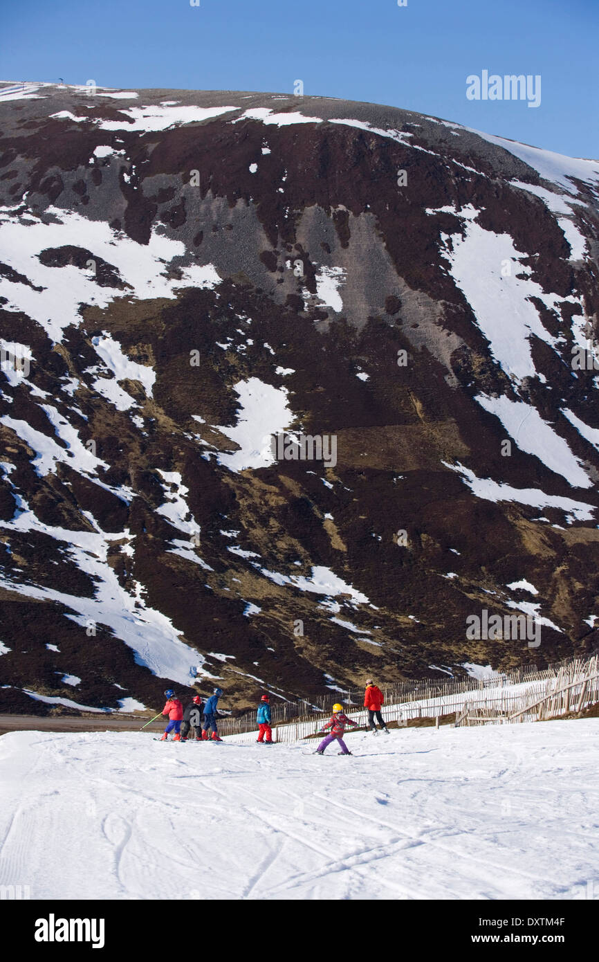 Glenshee ski centre hi-res stock photography and images - Alamy