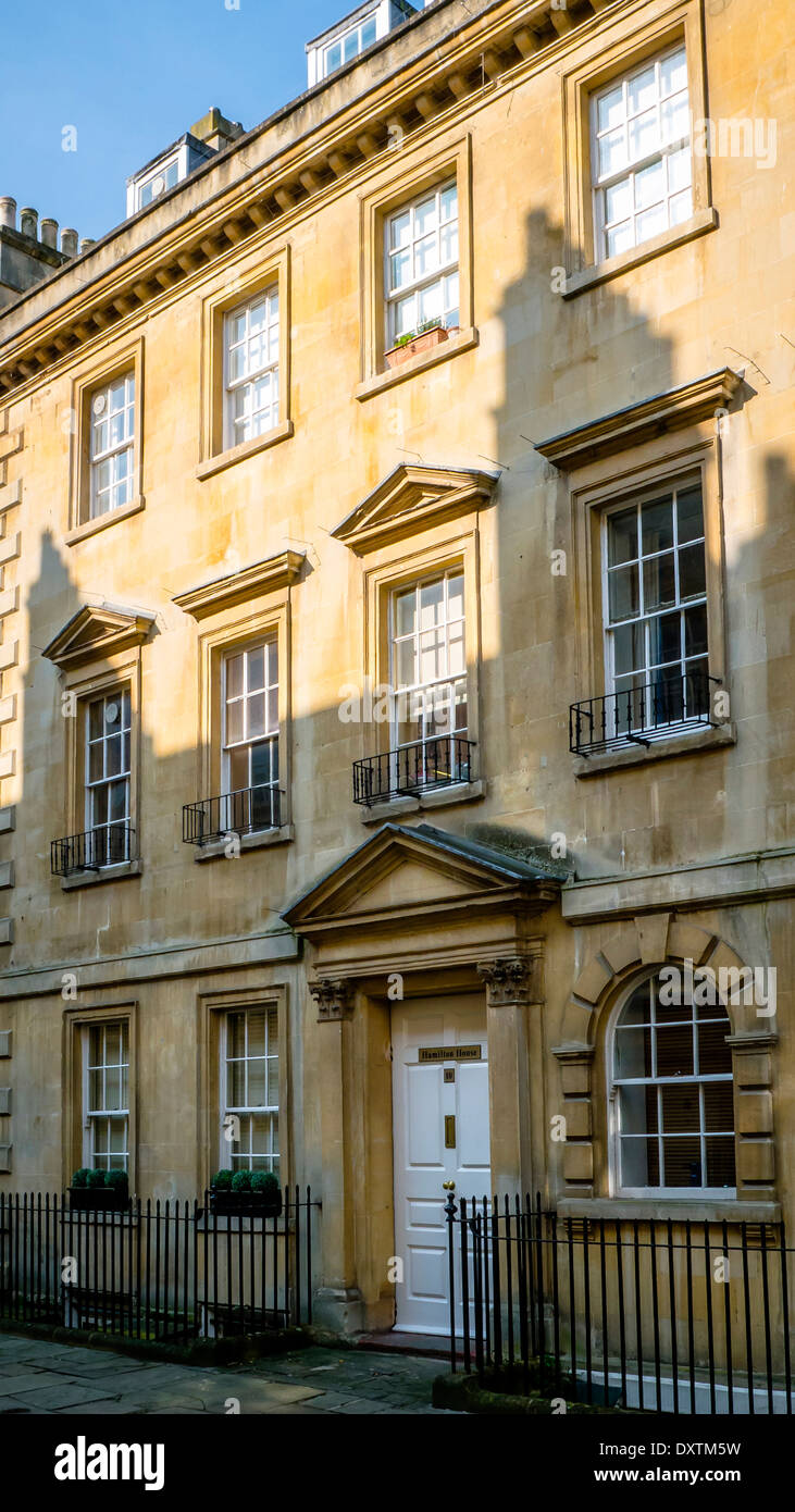 Traditional english architecture hi-res stock photography and images ...