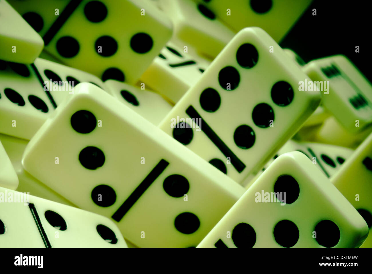 Scattered pieces dominoes game hi-res stock photography and images - Alamy