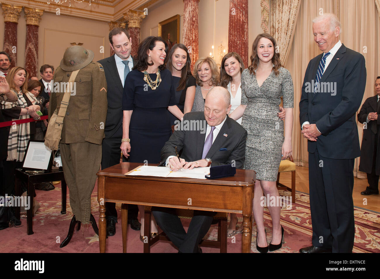 Bruce heyman hi-res stock photography and images - Alamy