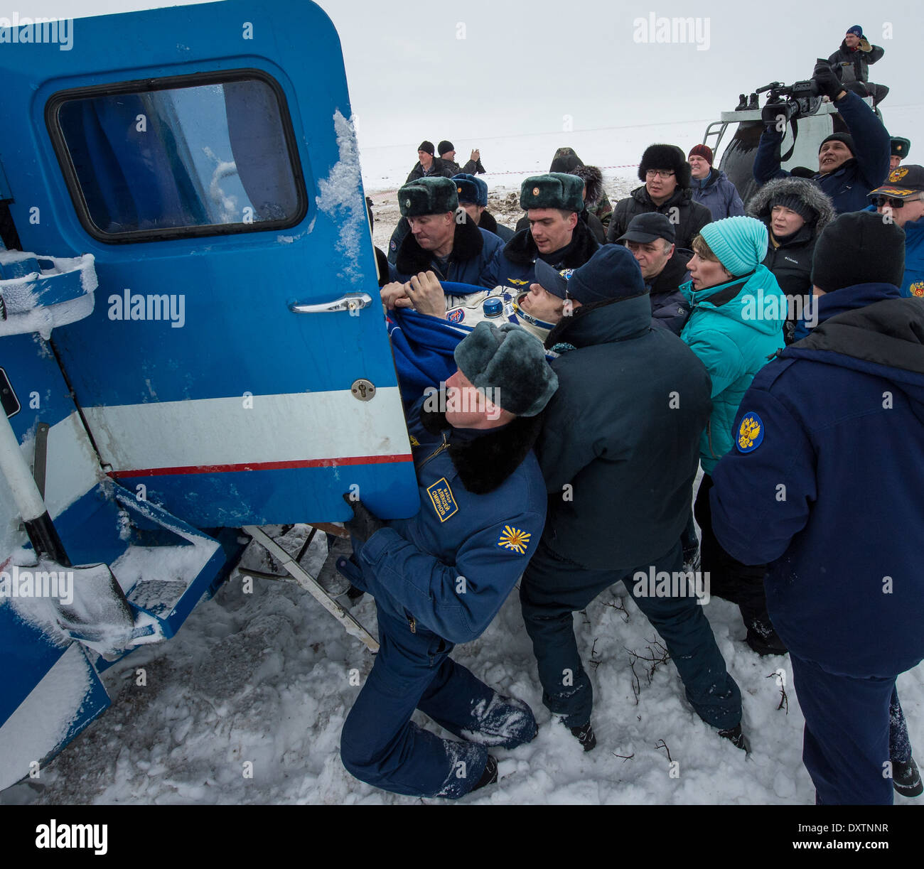 Expedition 38's Soyuz TMA-10M spacecraft safely landed in Kazakhstan ...