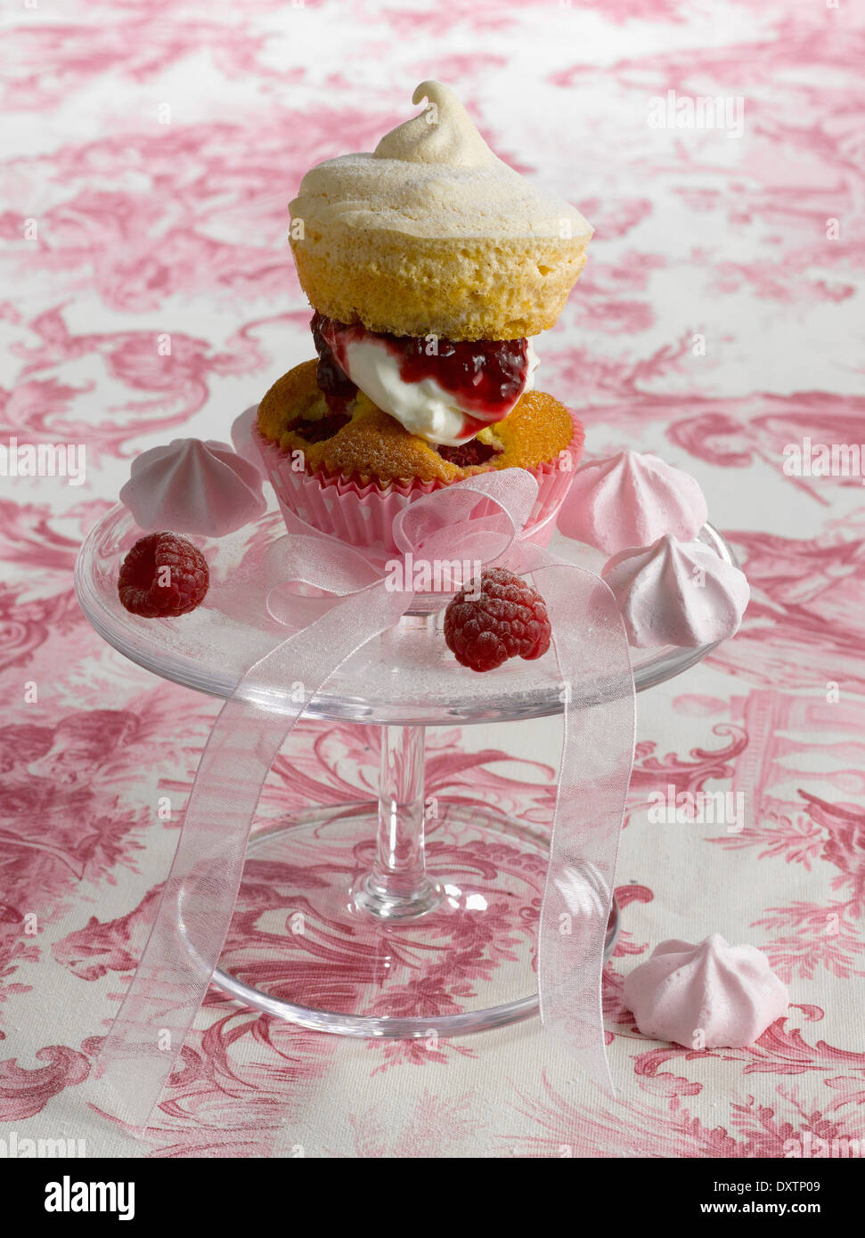 Vacherin dessert hi-res stock photography and images - Alamy