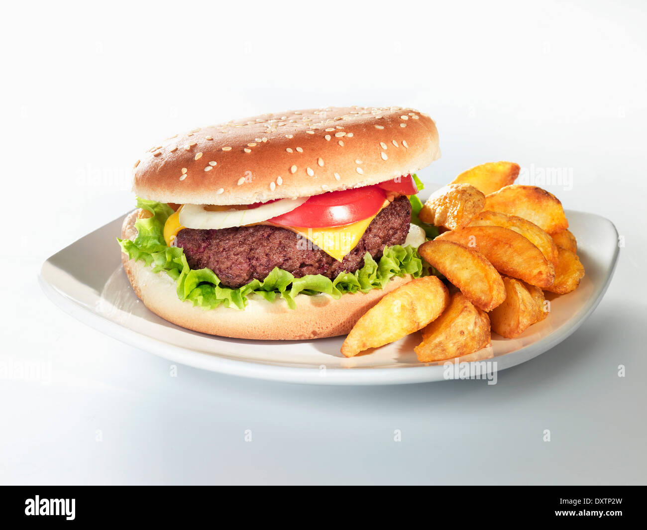 Hamburger and potatoes hi-res stock photography and images - Alamy