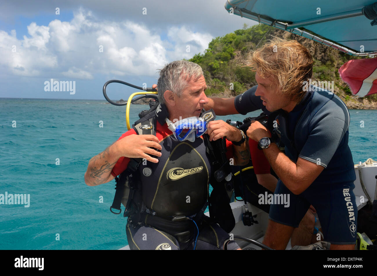 Scuba diver with instructor. Carriacou Island Grenada Stock Photo - Alamy