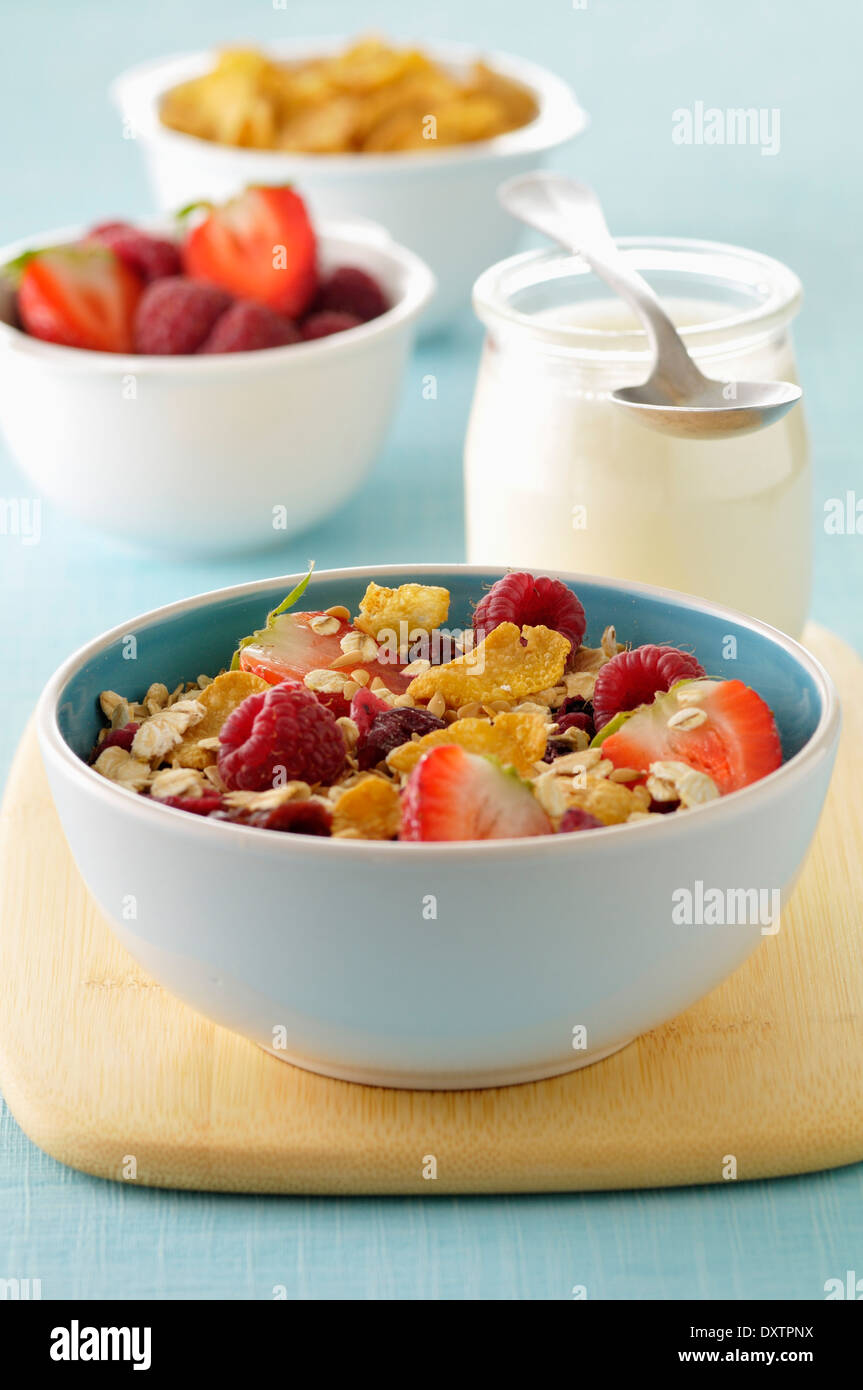 Muesli with summer fruit Stock Photo - Alamy