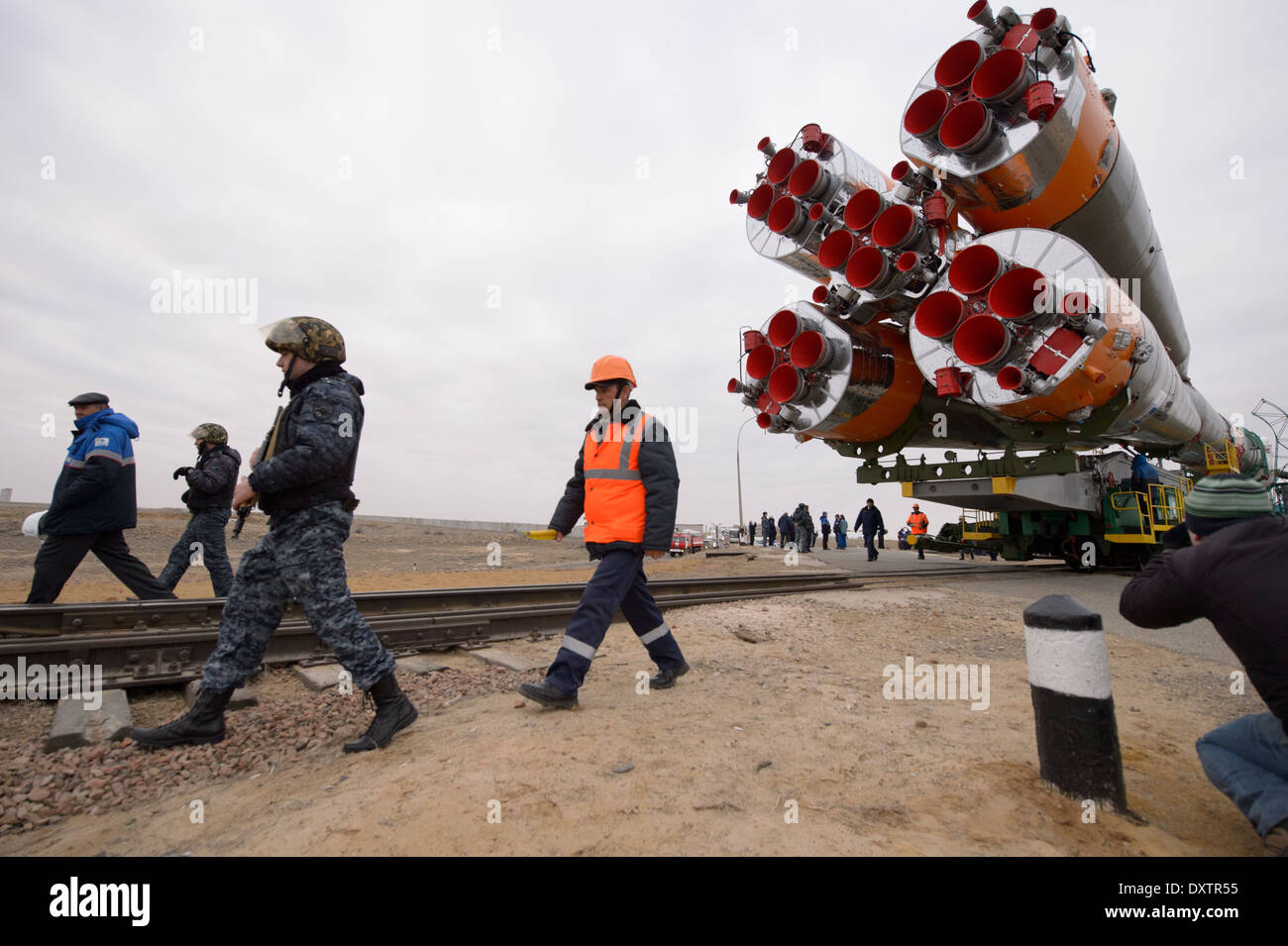 The Soyuz rocket for Expedition 39 rolls out to the launch pad at ...
