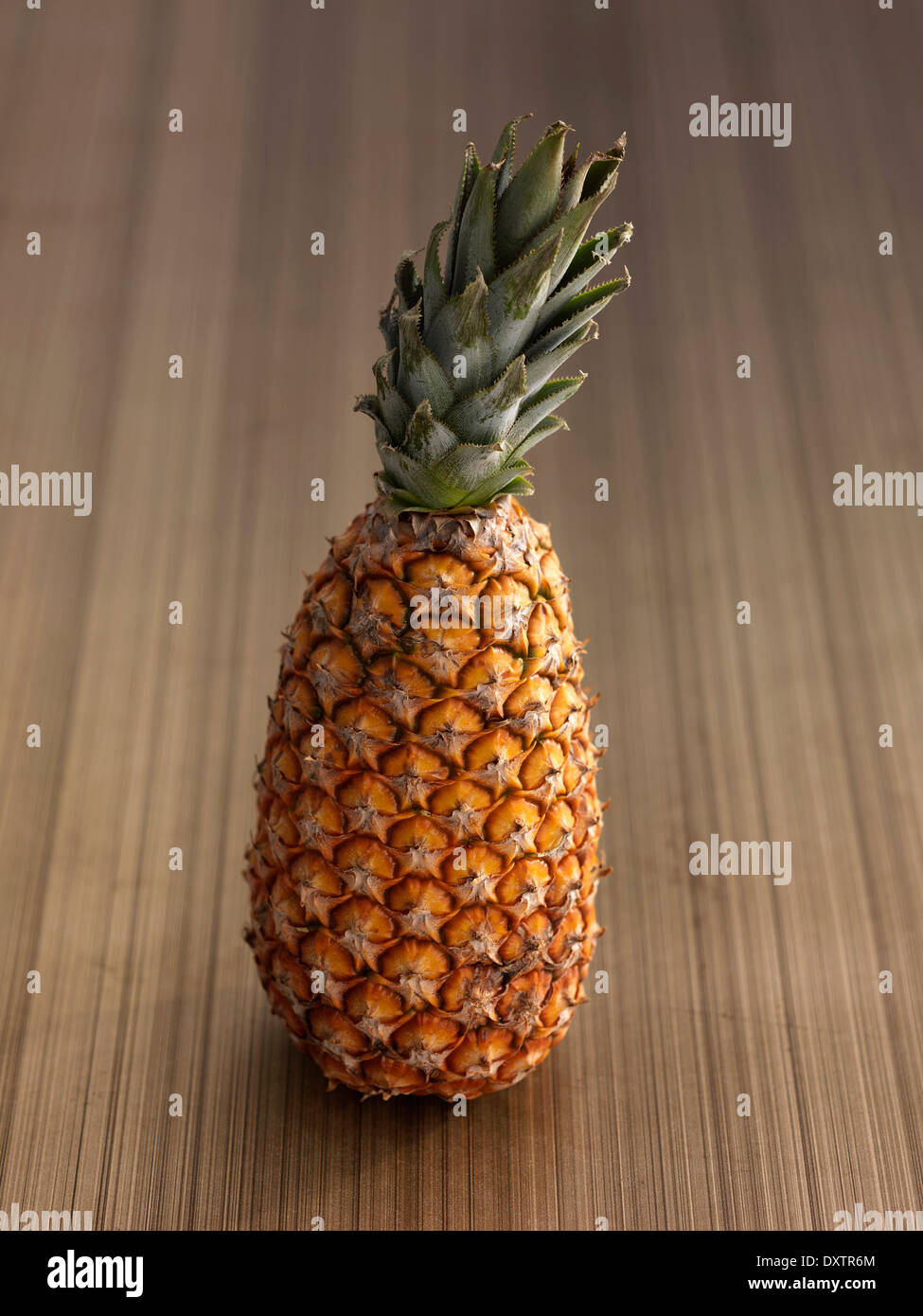 Whole pineapple hi-res stock photography and images - Alamy