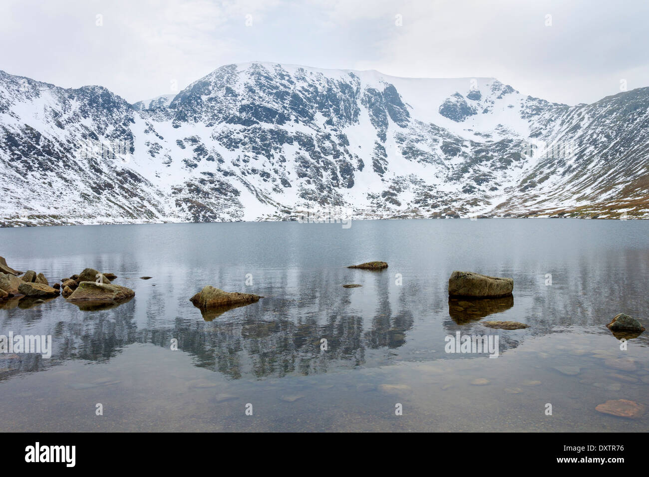 Helvellyn striding edge red tarn hi-res stock photography and images ...
