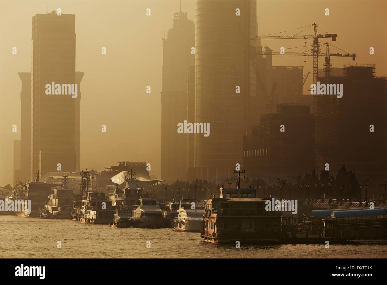 Hazy sunshine hi-res stock photography and images - Alamy