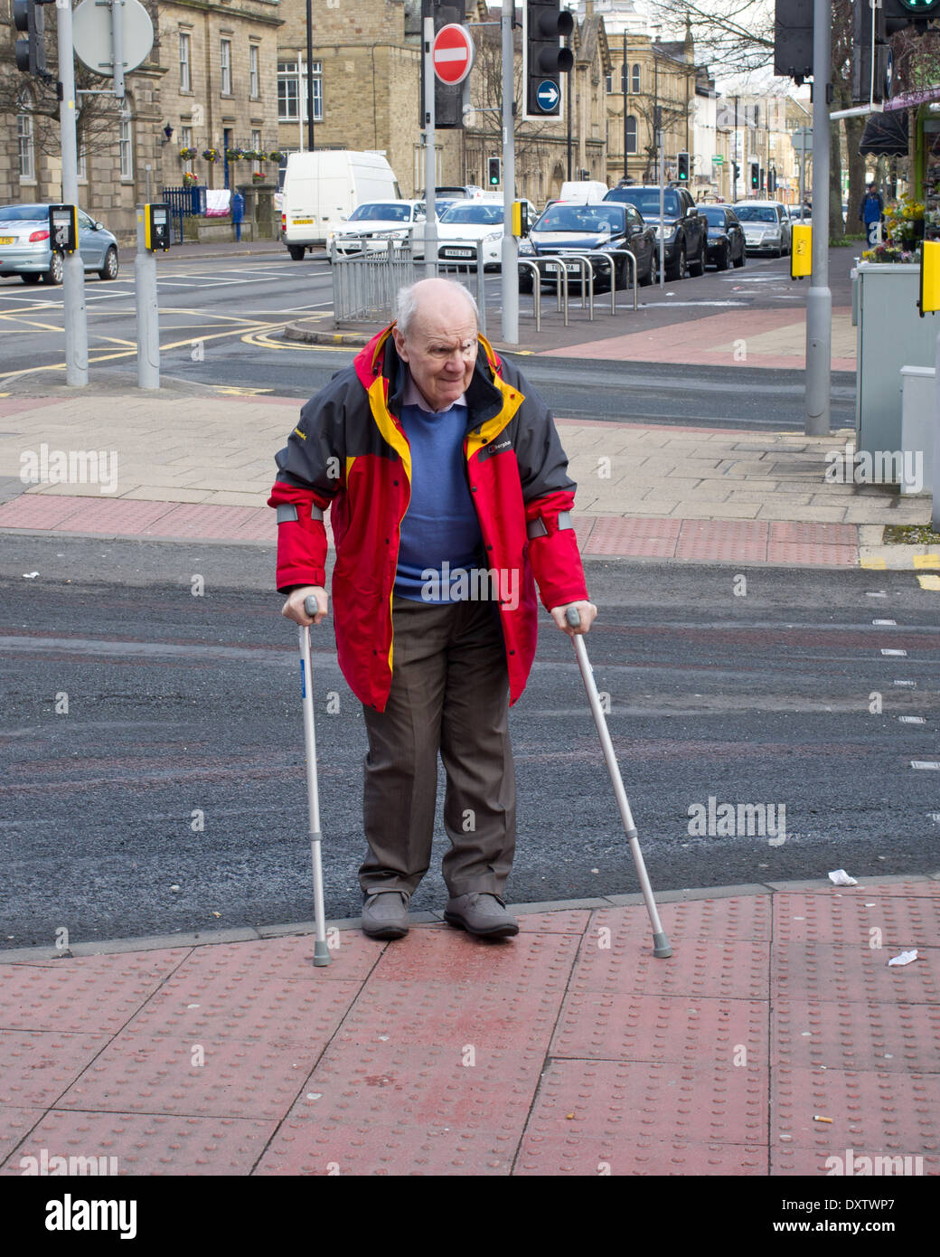 Old man walking slowly hi-res stock photography and images - Alamy