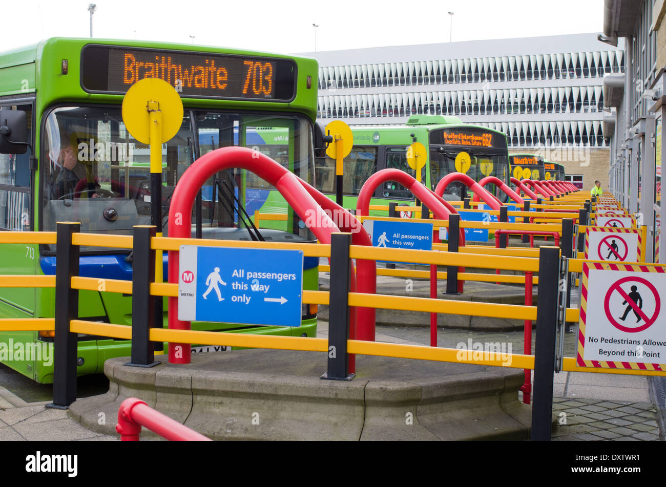 Reduce traffic hi-res stock photography and images - Alamy