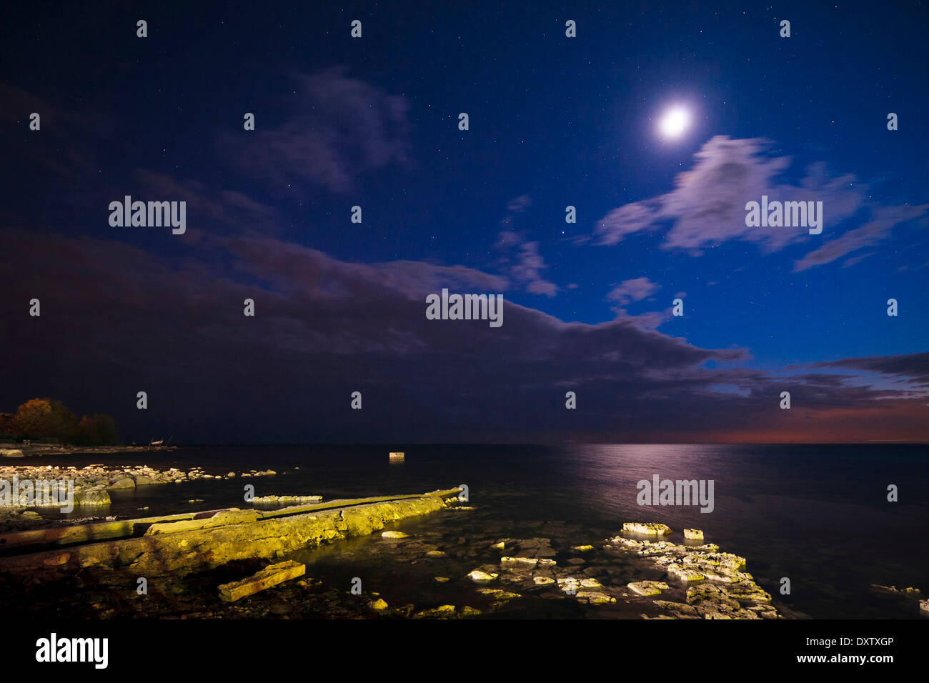 Night waterfall image hi-res stock photography and images - Alamy