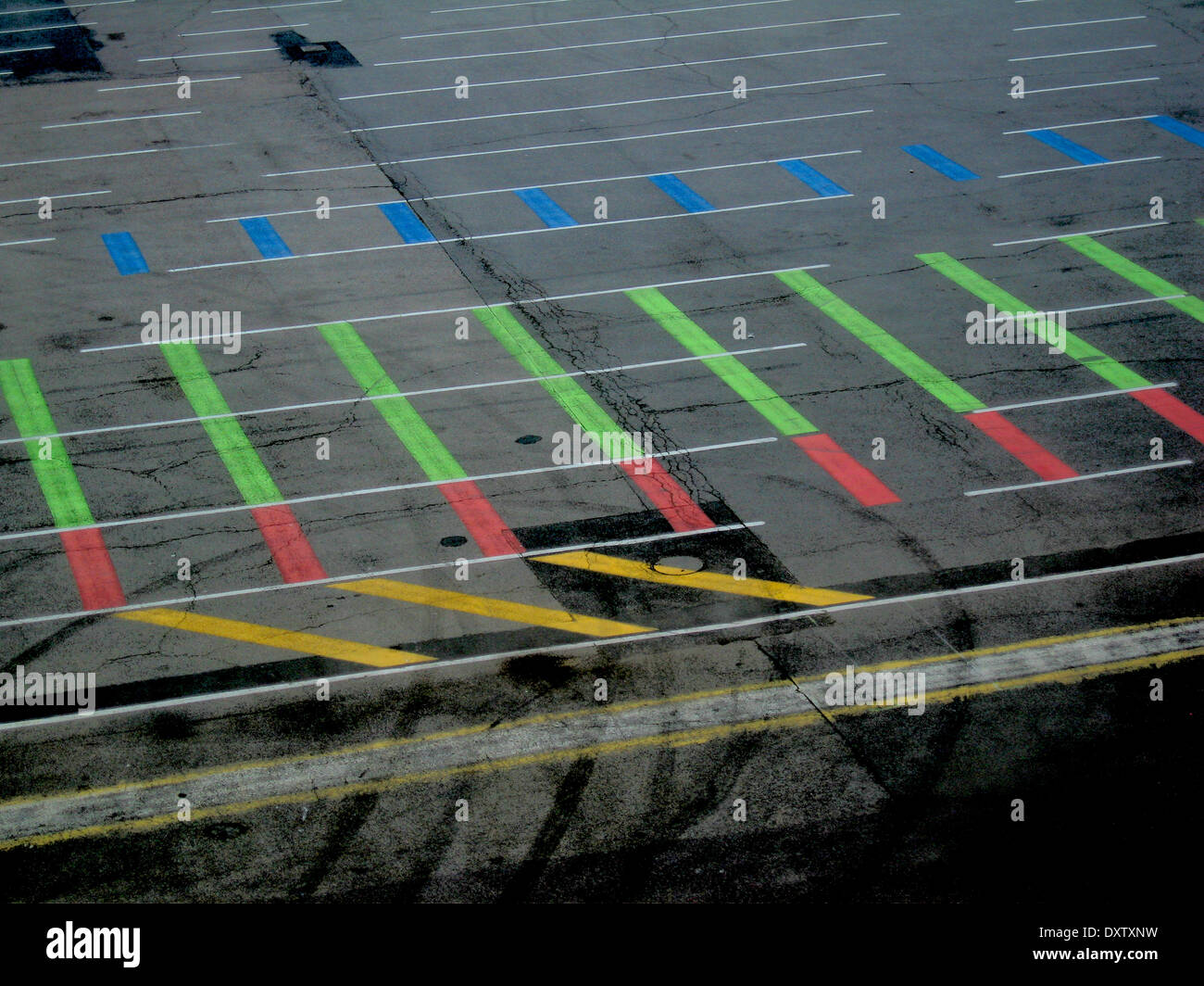 Loading vehicle hi-res stock photography and images - Alamy