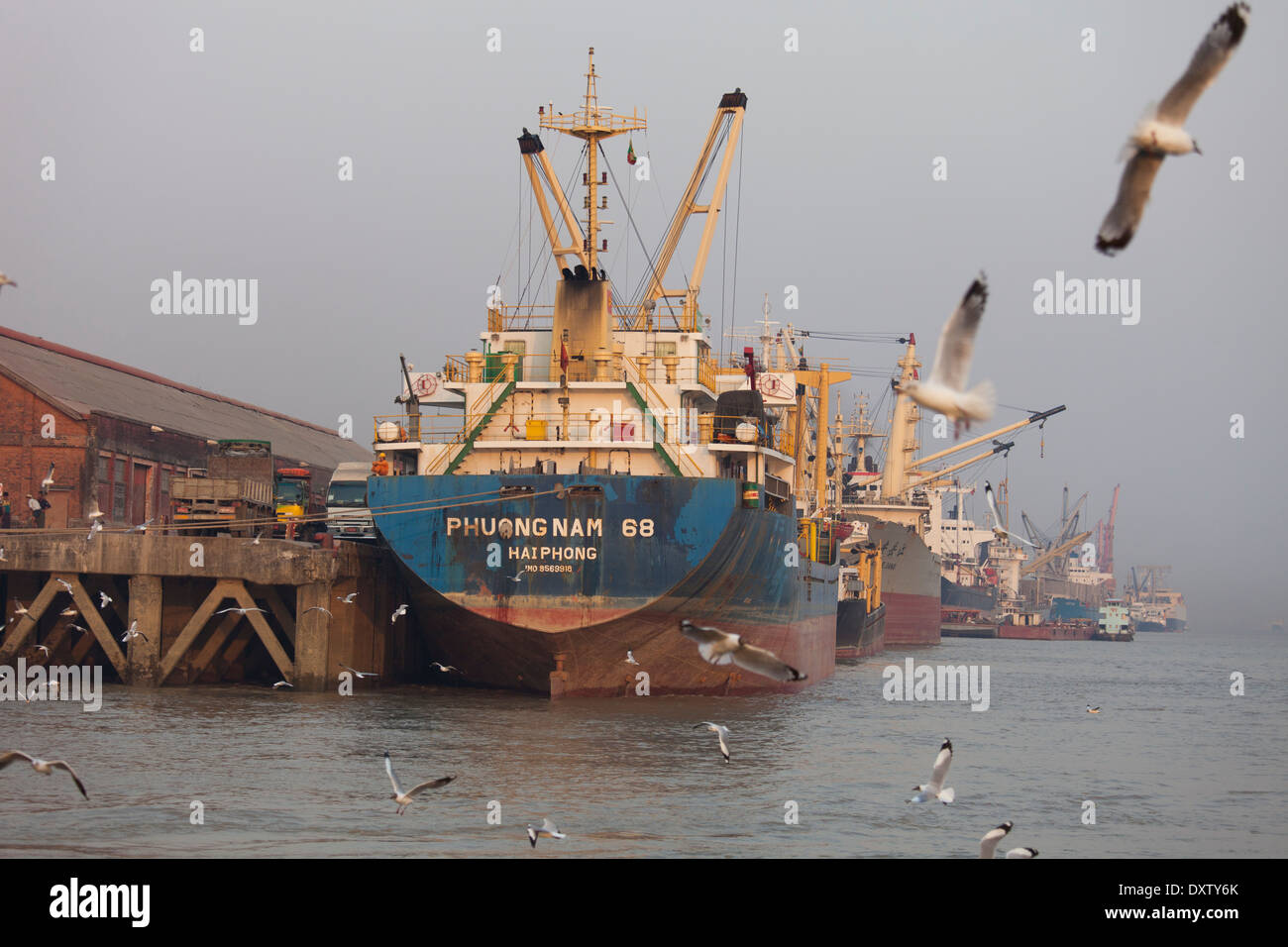 Burma port hi-res stock photography and images - Alamy