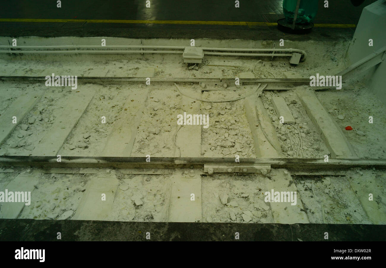 Verona train station hi-res stock photography and images - Alamy