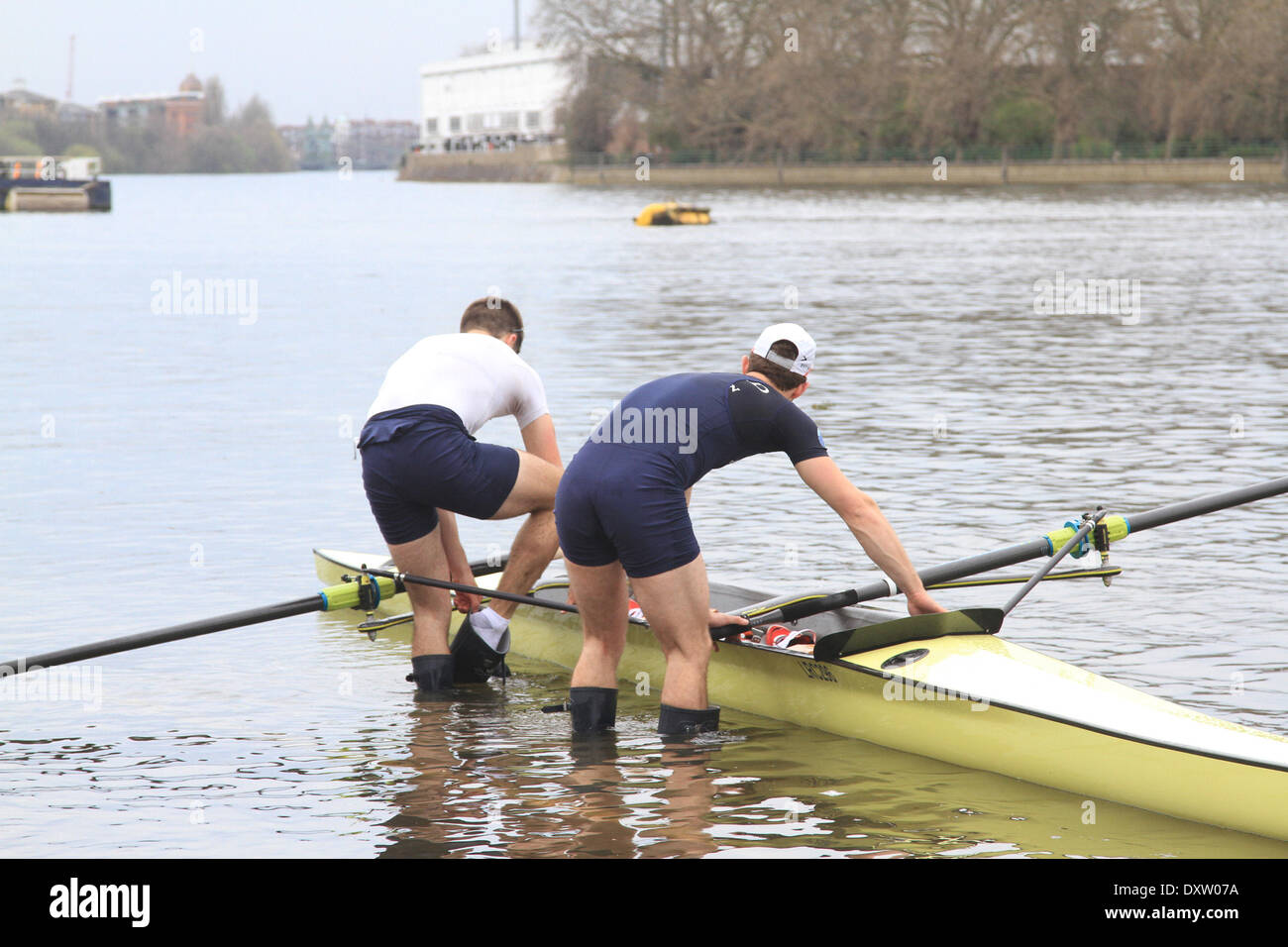 Oxford university rowing crew hi-res stock photography and images - Alamy