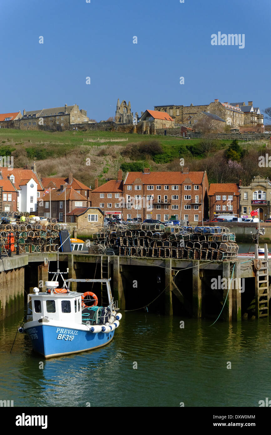 Whitby harbour boat hi-res stock photography and images - Alamy
