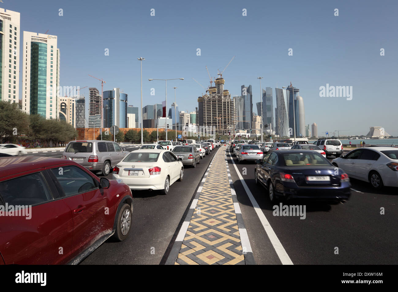 Doha qatar traffic hi-res stock photography and images - Alamy