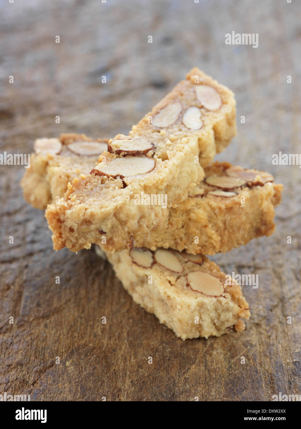 Almond crisp hi-res stock photography and images - Alamy