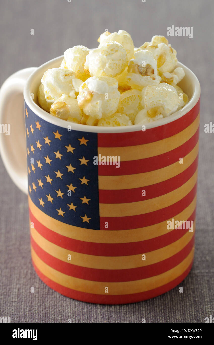 American mug full of popcorn Stock Photo - Alamy