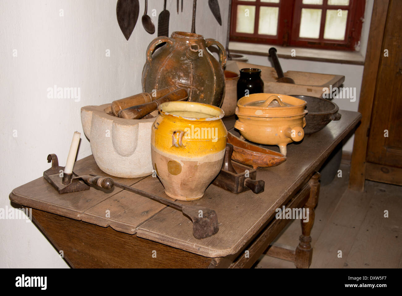 1700s kitchen hi-res stock photography and images - Alamy