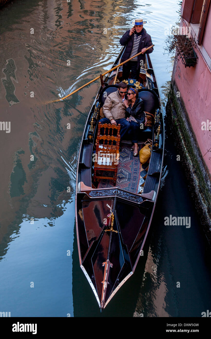 Couple people gondola ride hi-res stock photography and images - Alamy