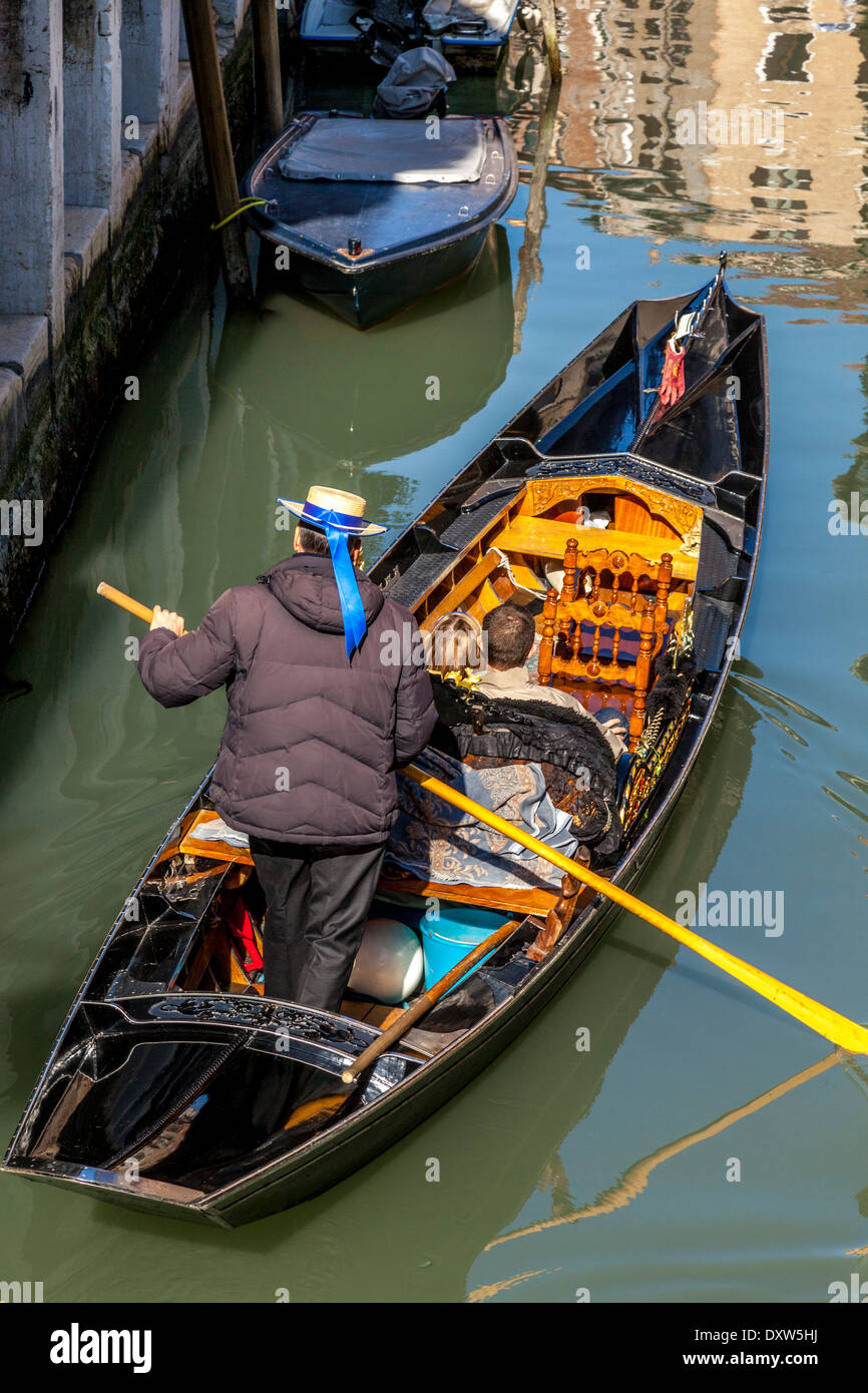 Couple people gondola ride hi-res stock photography and images - Alamy
