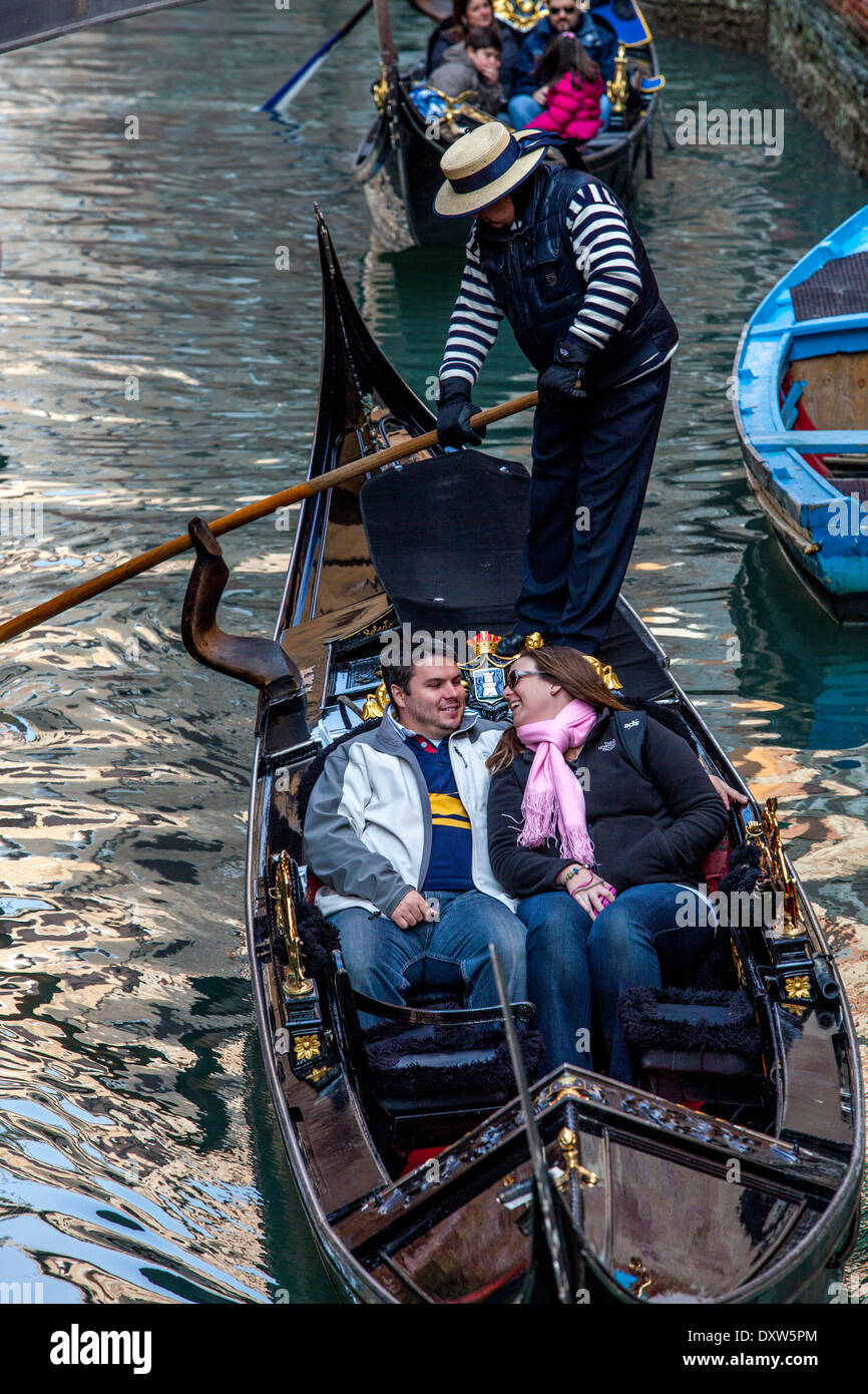 Couple people gondola ride hi-res stock photography and images - Alamy