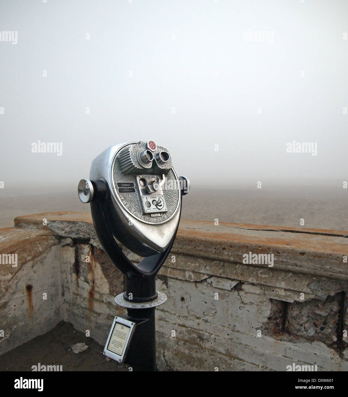 Coin operated tower viewer hi-res stock photography and images - Alamy