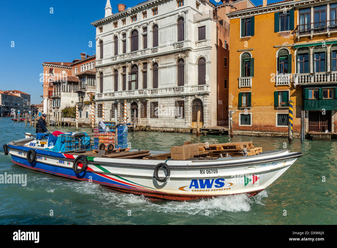 Delivery venice hi-res stock photography and images - Alamy
